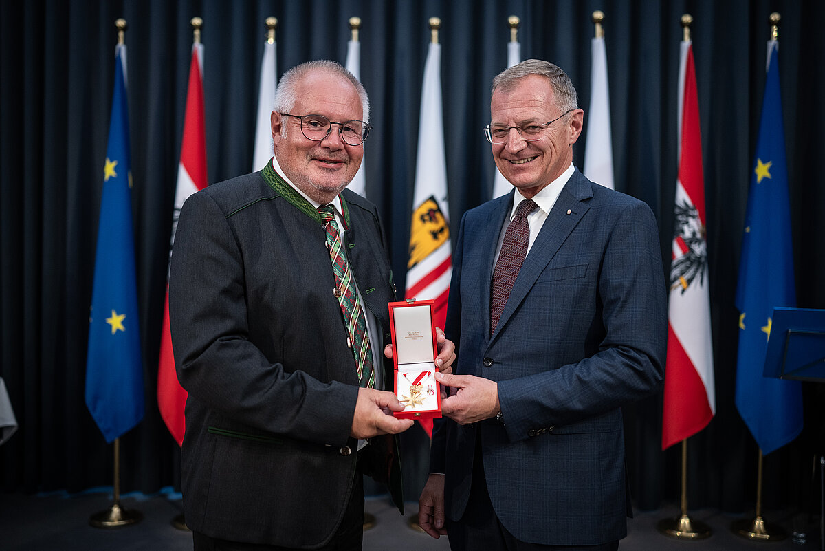 Große Auszeichnugn für unseren Bgm a.D. Franz Kieslinger: OÖVP Wallern